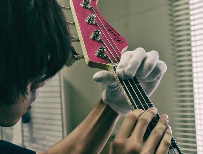 WDGブログ【音の要 ナットの加工作業】 | Deviser ｜株式会社ディバイザー｜長野県松本市のギターメーカー